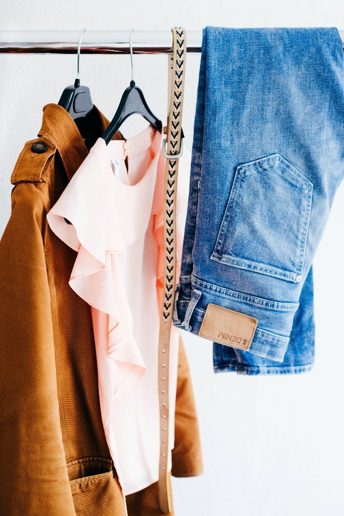 Small Stature, Big Adventures: Petite Travel Wardrobe Hacks - Swabra ...